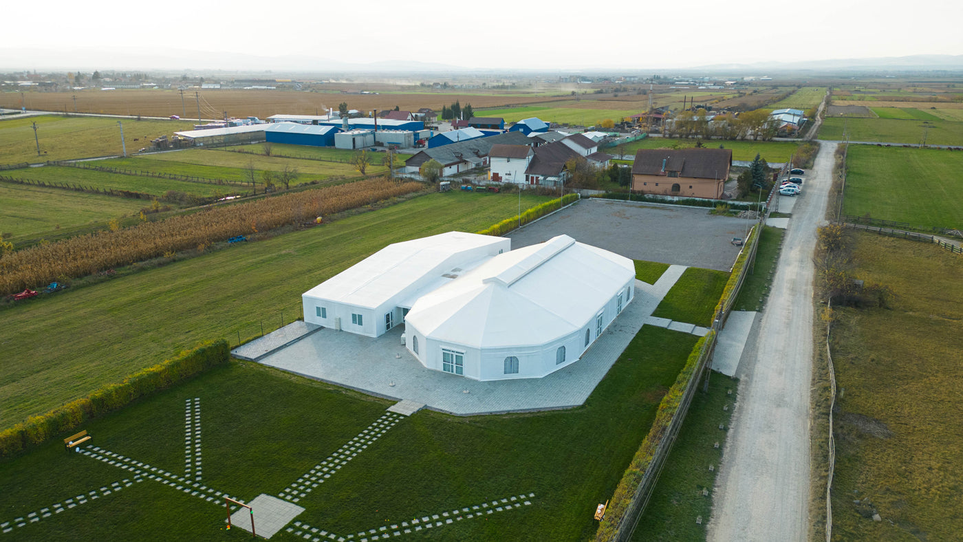 Modelul Deca și Clasic, îmbinarea a două construcții tip cort