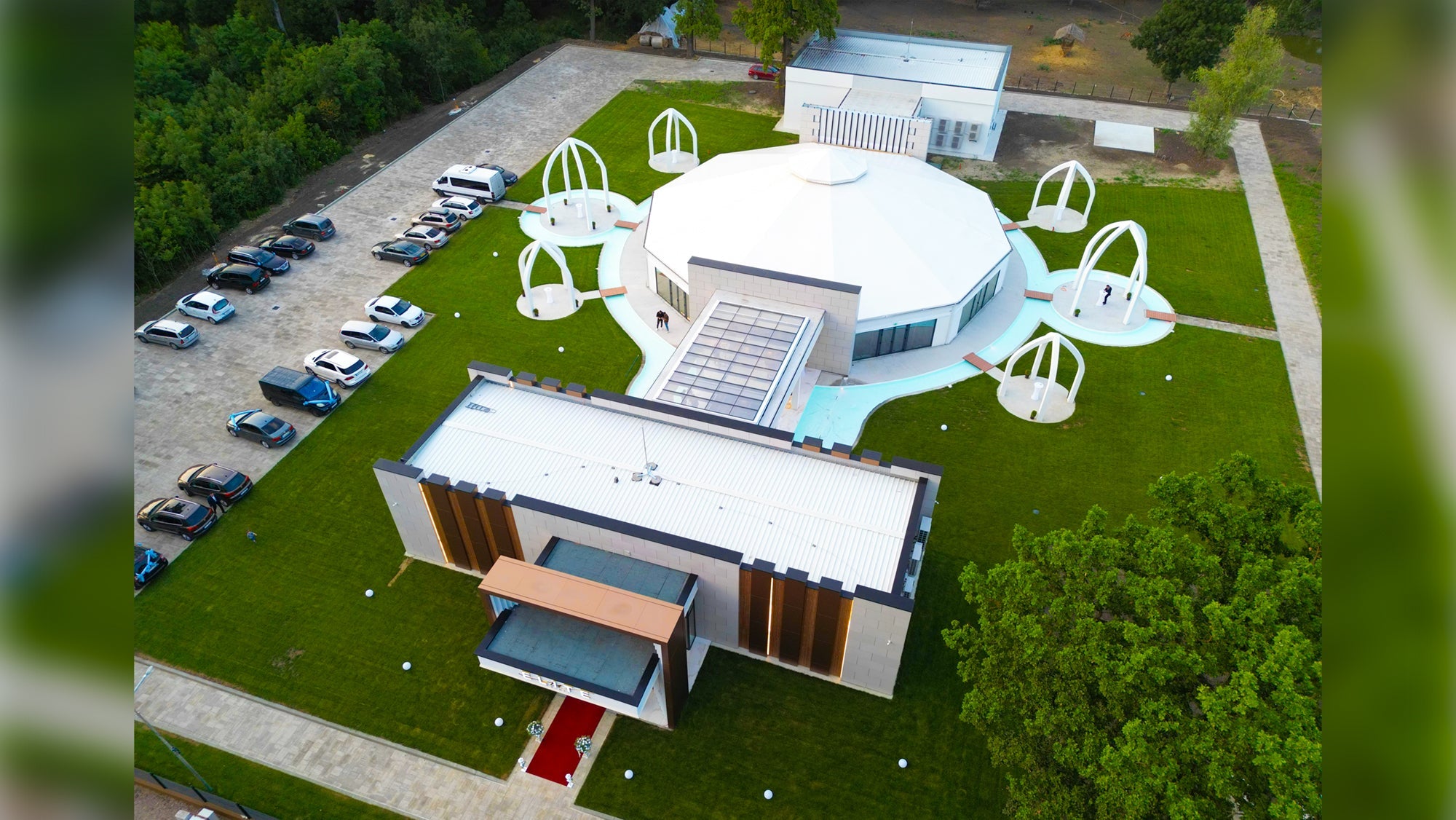 Cort Evenimente Modelul Decagon construit de Cort Ilcora pentru Elite